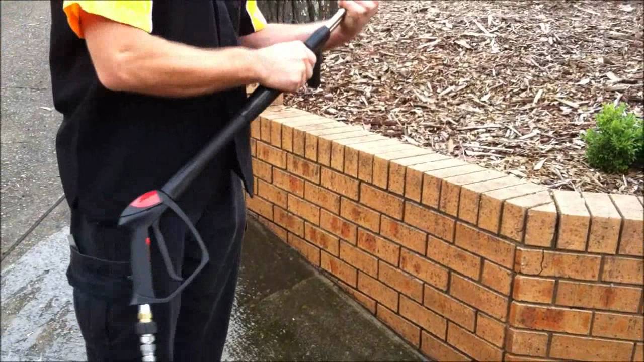 Aussie Scud 400 Demonstration by IPCS - YouTube