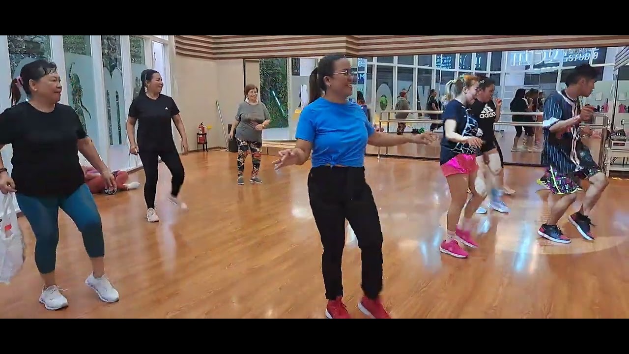 MOVE ZUMBA UPTOWN NORTHWING SM - YouTube
