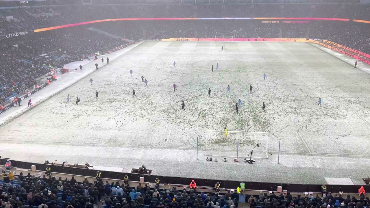 Manchester City v West Ham United played in the snow 28/11/2021 - YouTube
