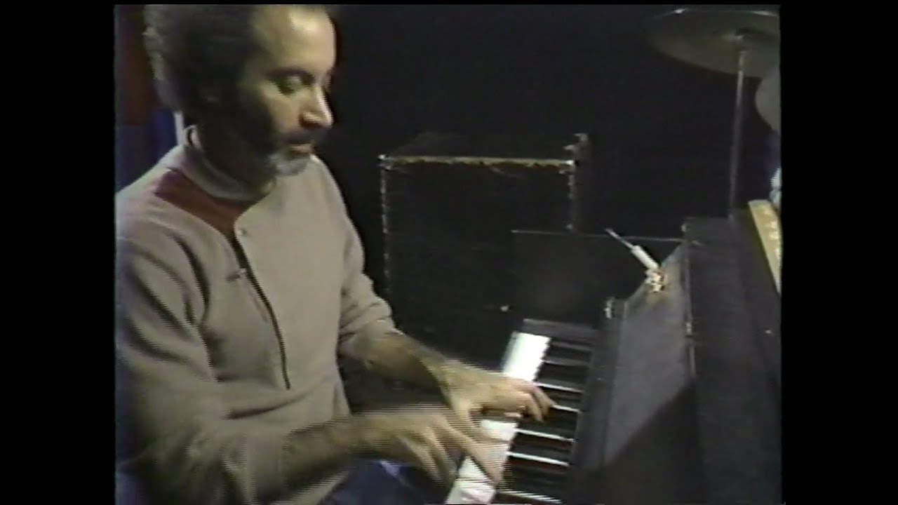 From the Archives: Steve Braude Quartet with Gary Thomas--12/1982 - YouTube
