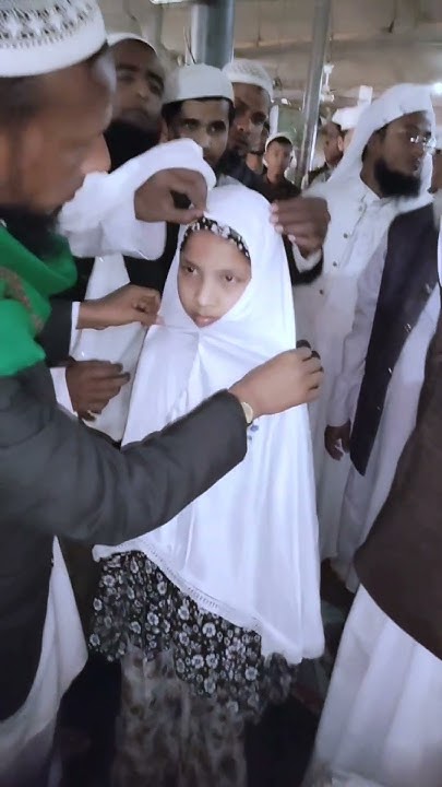 Hafaza Nur Safa, A female Hafaza from the Rohingya community. - YouTube