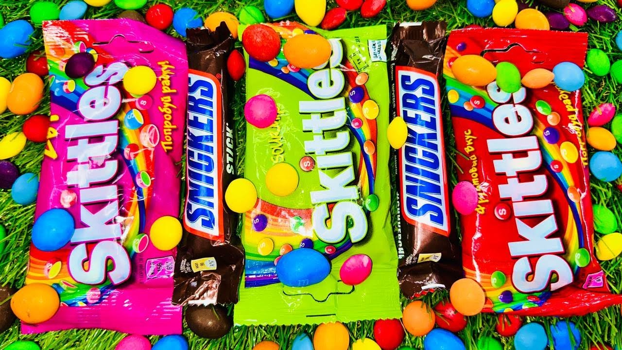 Bright video | Multicolored Skittles vs Snickers | ASMR | 4K - YouTube