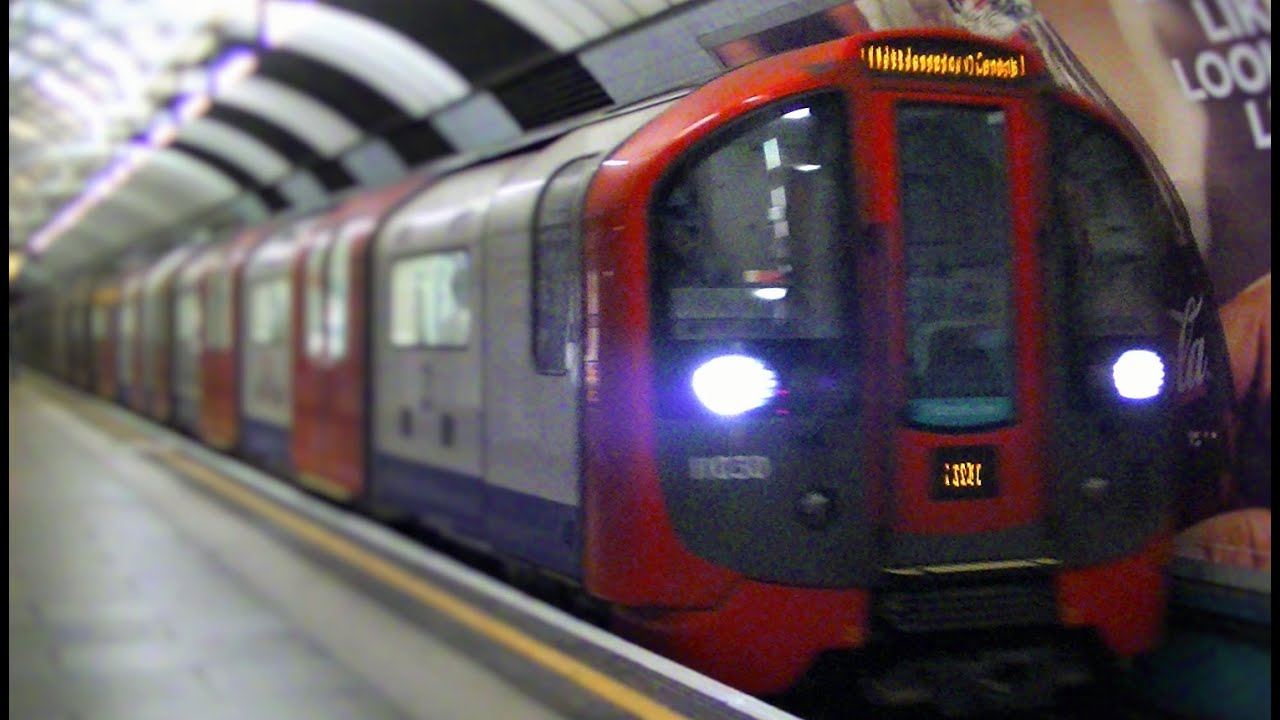 Victoria line at Pimlico - YouTube