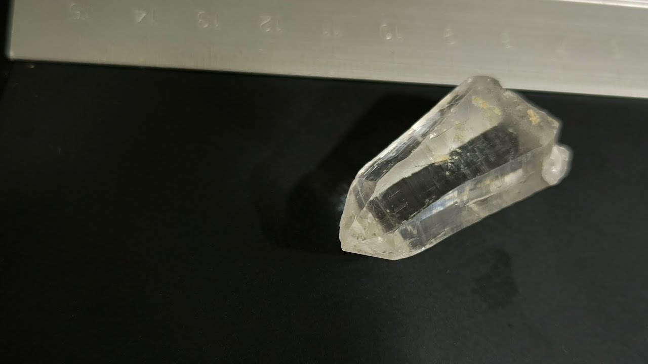 Little fat Quartz／Lemurian quartz／無斷口 雷姆里水晶。 - YouTube