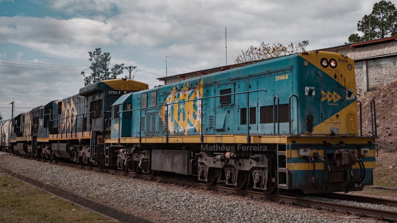 Trem de Cimento liderado pela locomotiva GE U20C 3144-8 - Variante do ...
