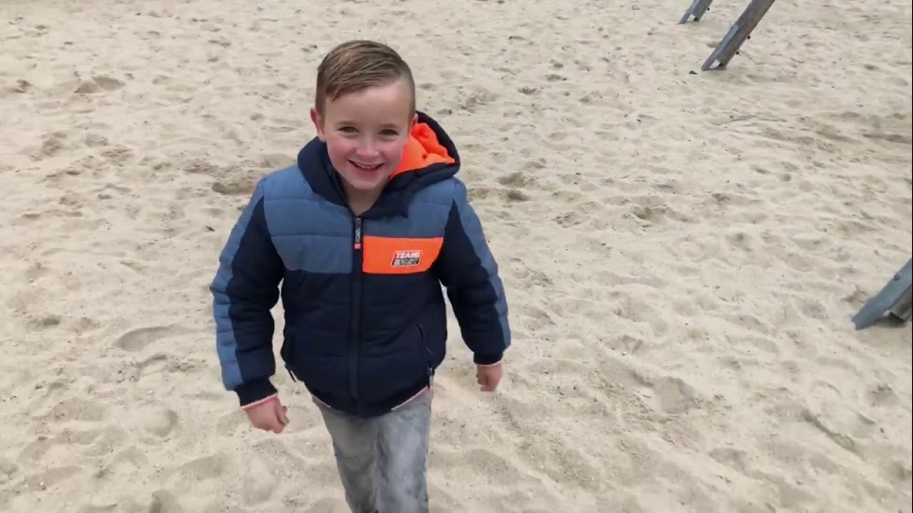Familie Kleine - Speeltuin en Spinnenweb #1 - YouTube