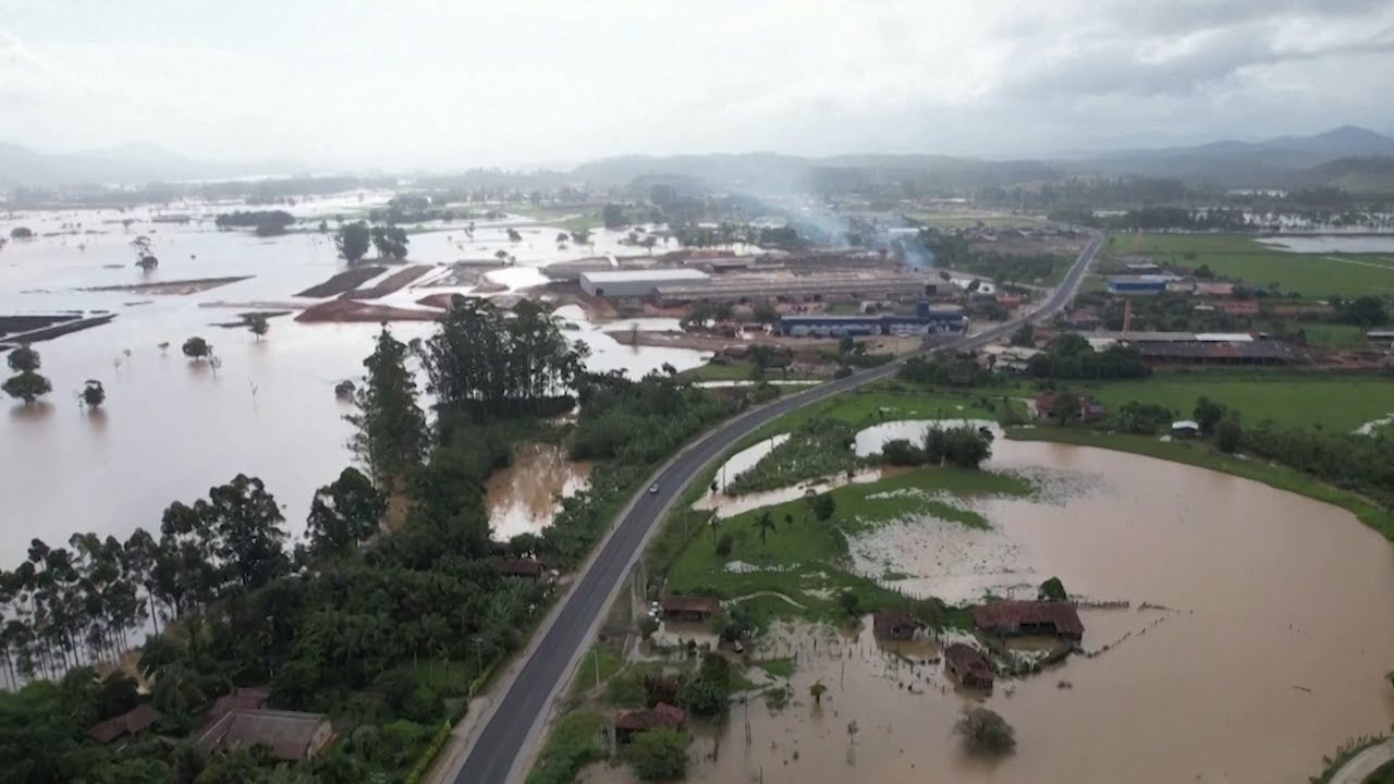 Hindi na bago ang pagbaha sa Brazil sa ganitong buwan ng taon. Sa ...