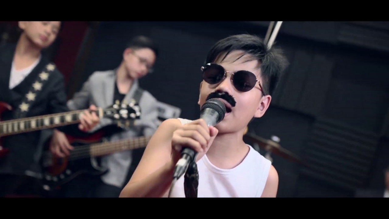 Bohemian Rhapsody - Queen [cover by The Six Pack - Live Seesion] - YouTube