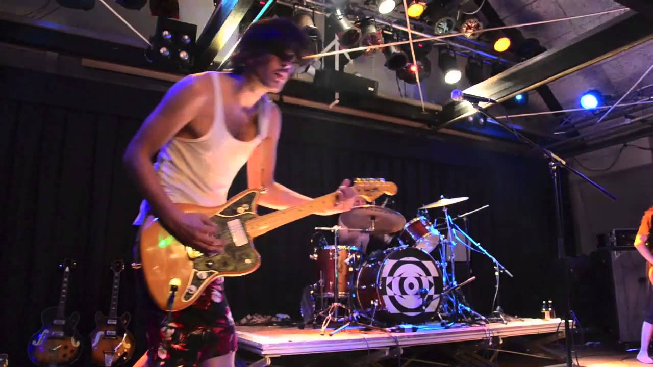 Burn Pilot live at Komplex - YouTube