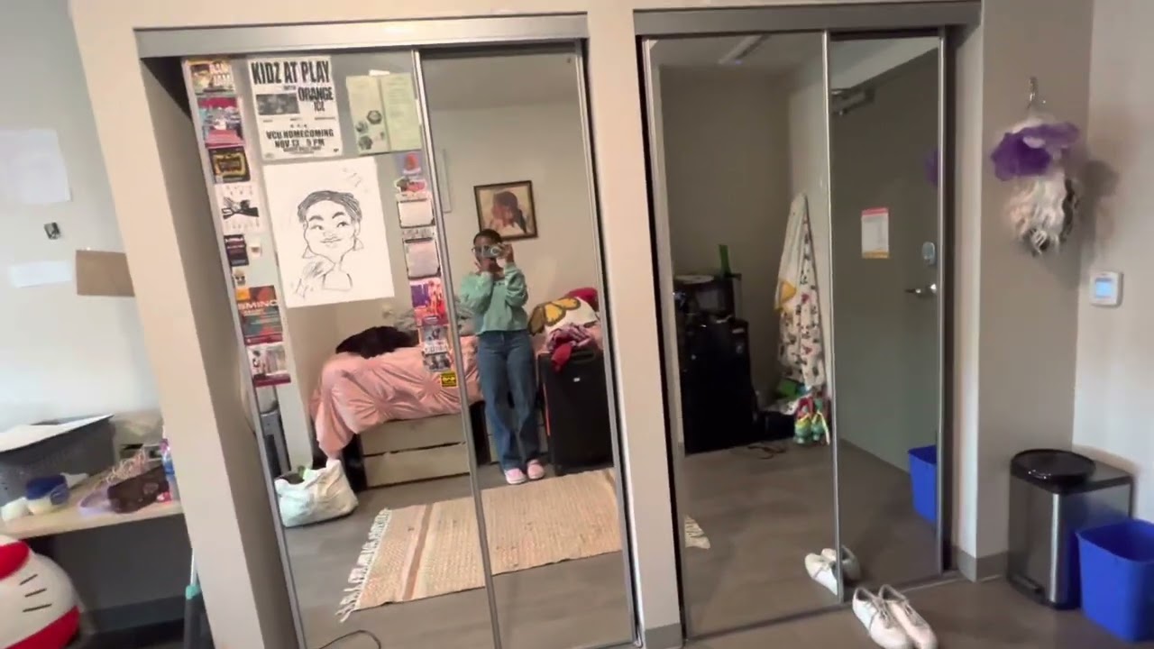 VCU GRC Dorm Room Tour - YouTube