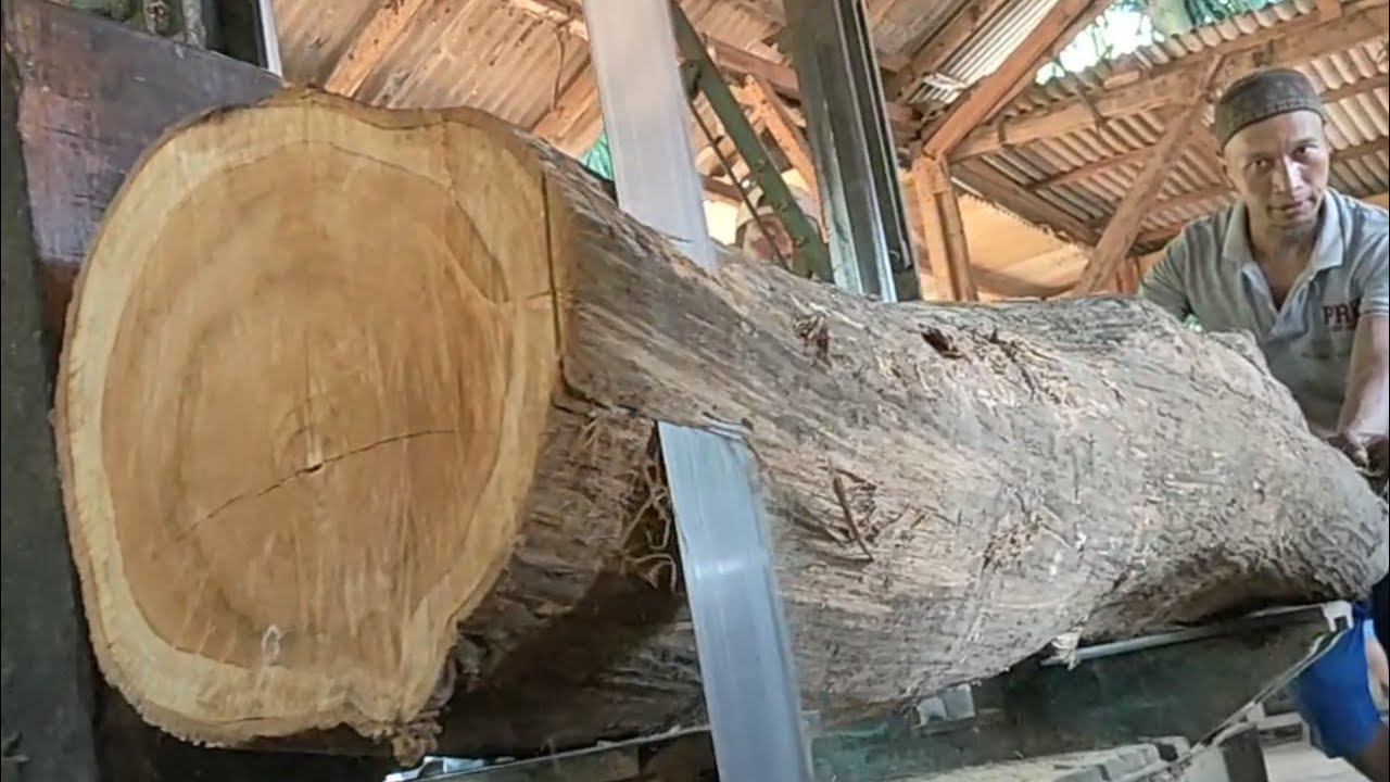 High quality village teak wood makes beams for millwork and furniture ...