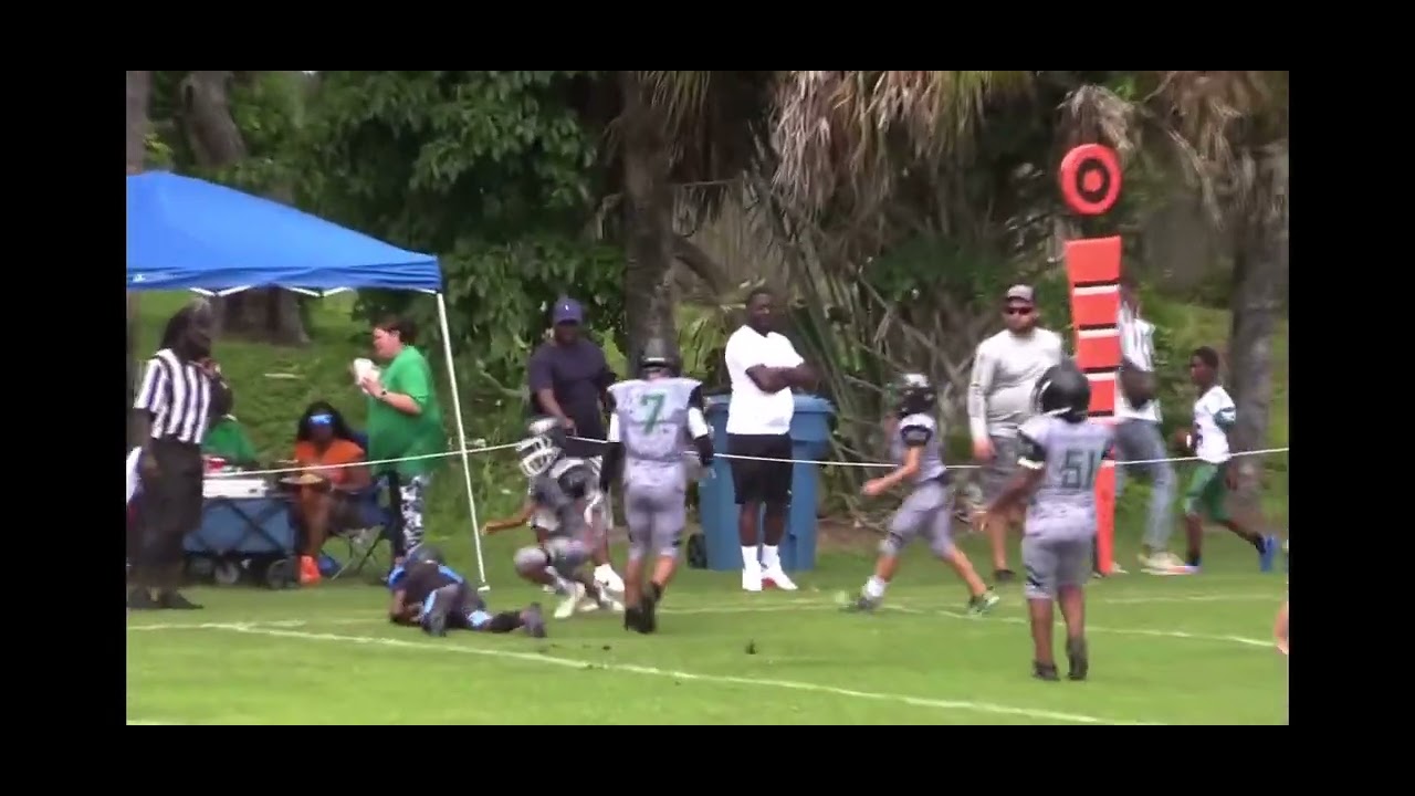 Big hit on the QB from across the field 🤷🏻 - YouTube