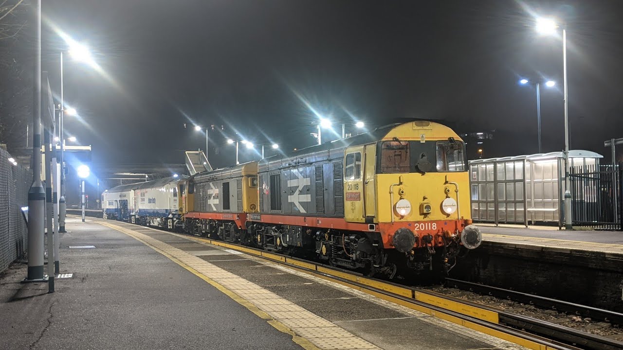 Class 20s 20118 + 20132 + Tamper East Grinstead Bluebell Railway 22/02 ...
