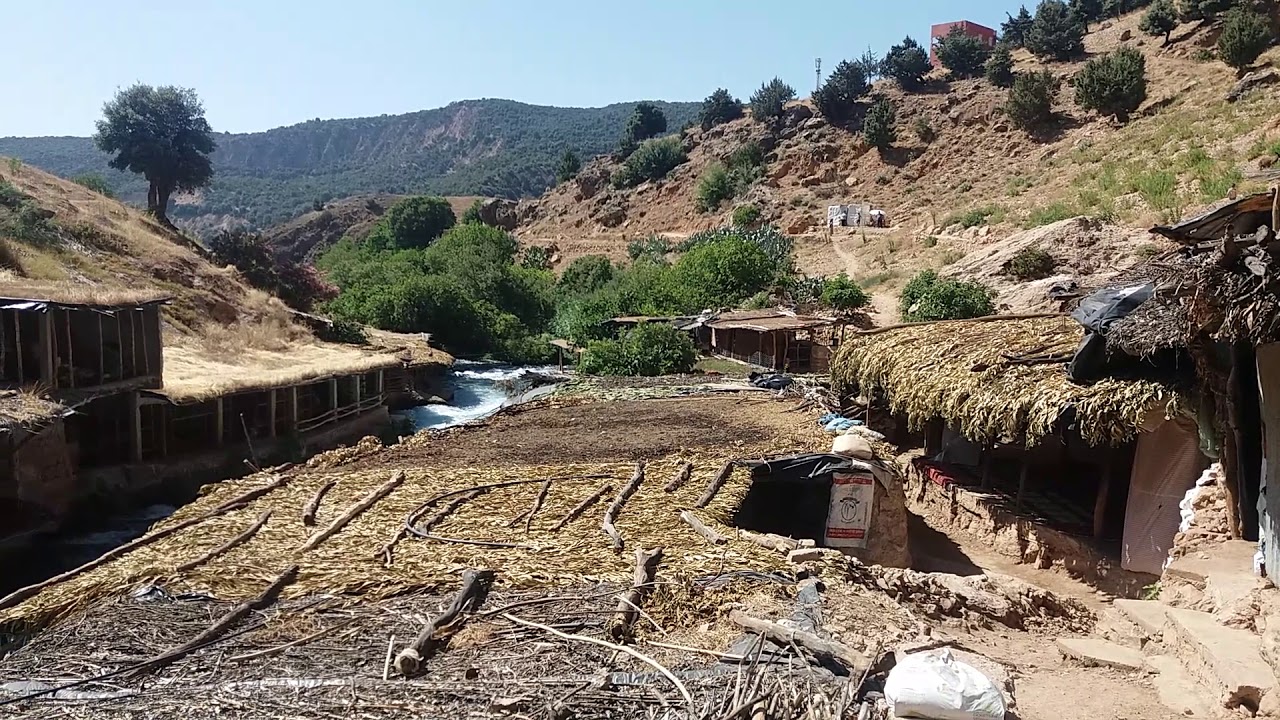 Oum errabi3 - YouTube