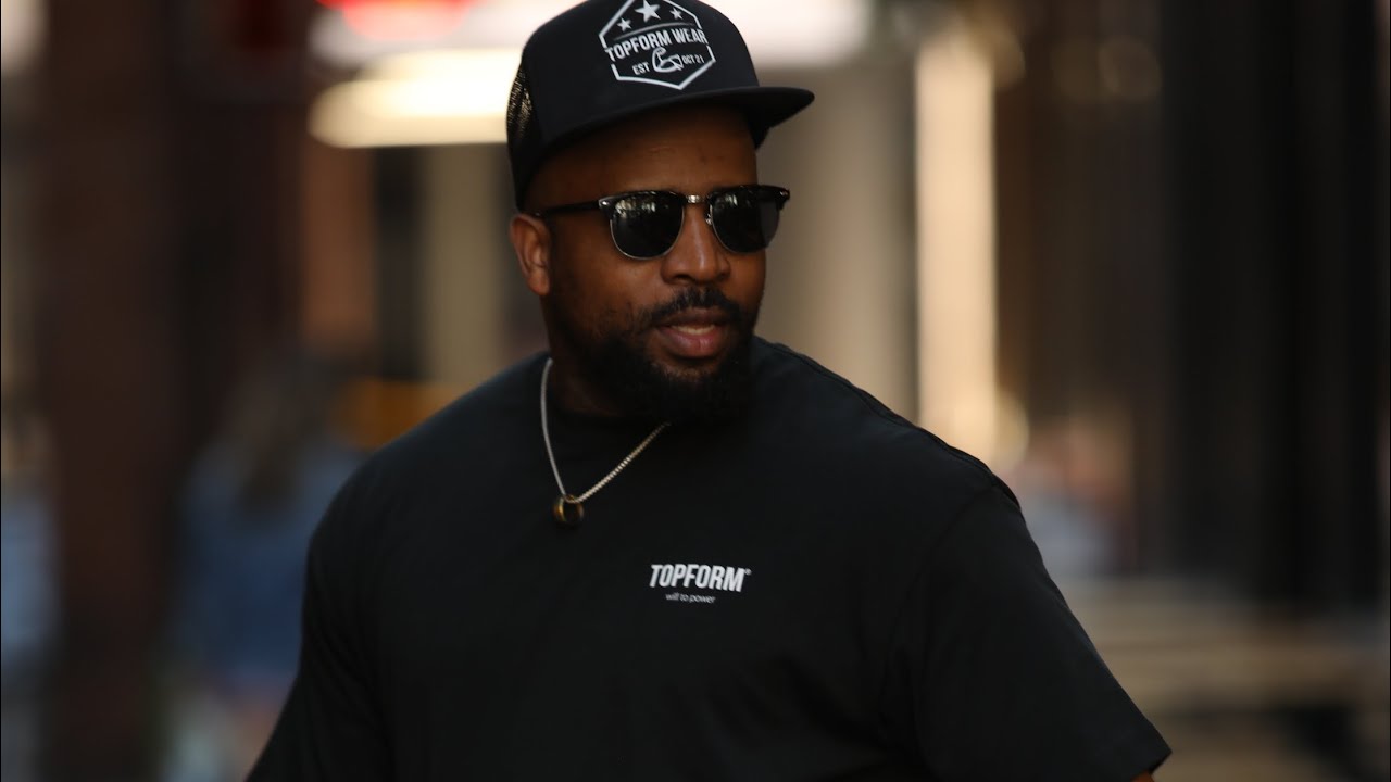 This is a world premier of the Topform wear sound track - YouTube