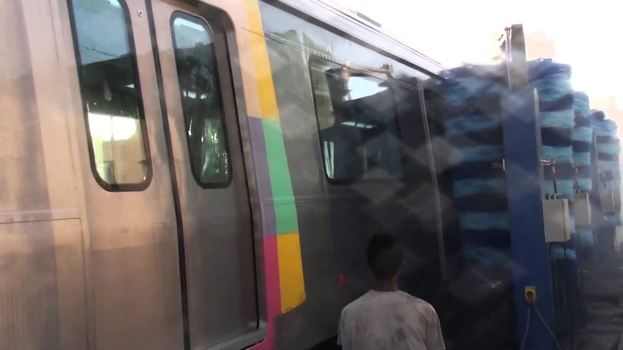 MUMBAI METRO ONE AUTO TRAIN WASH PLANT - YouTube