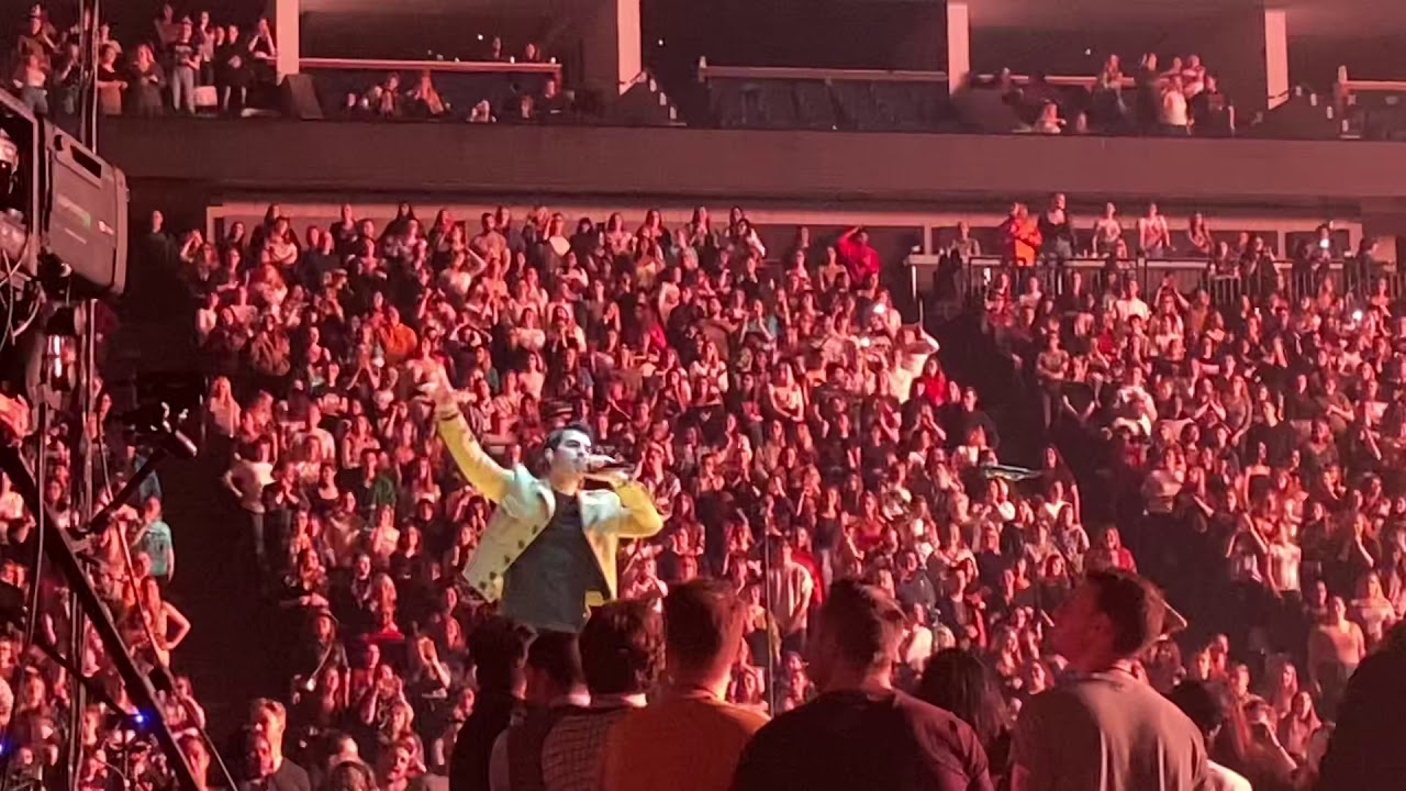 Jonas Brothers ‘Play My Music’ @ The O2 - YouTube