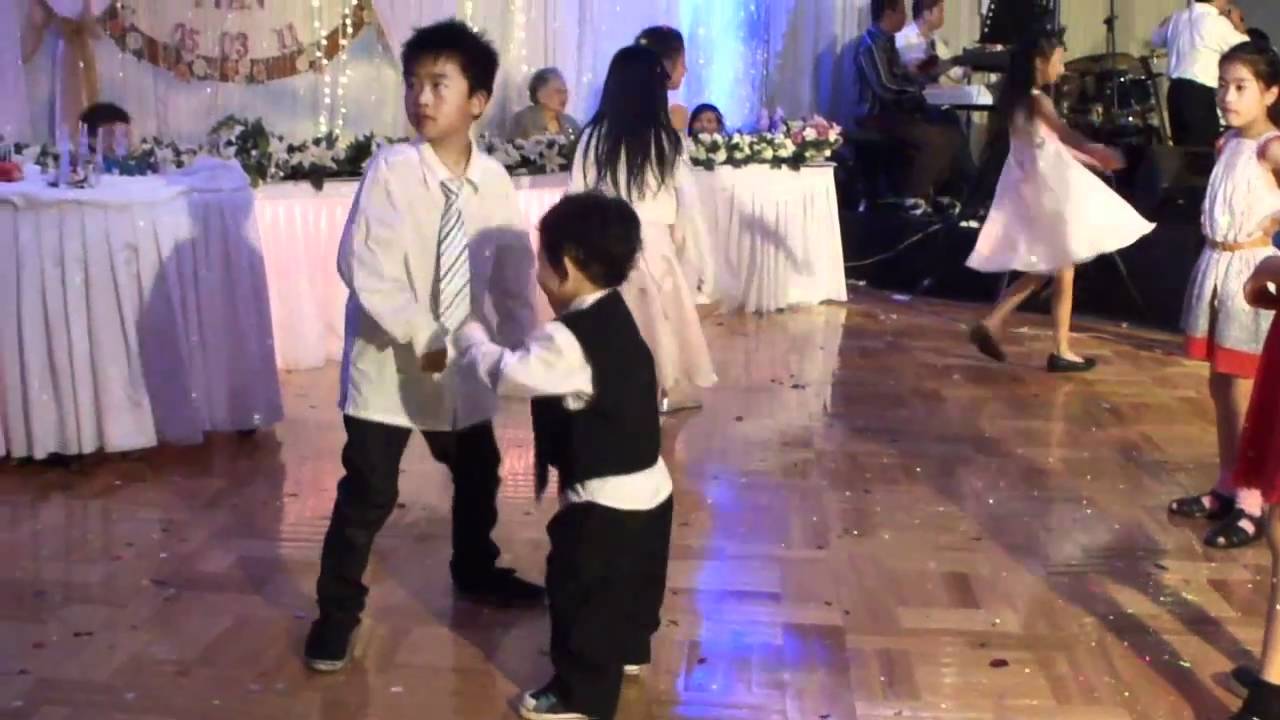 Alex dancing at a wedding - YouTube
