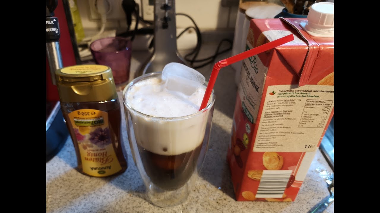 Ο εναλλακτικός φρεντο freddo cappuccino με μέλι και γάλα από αμυγδαλο ...