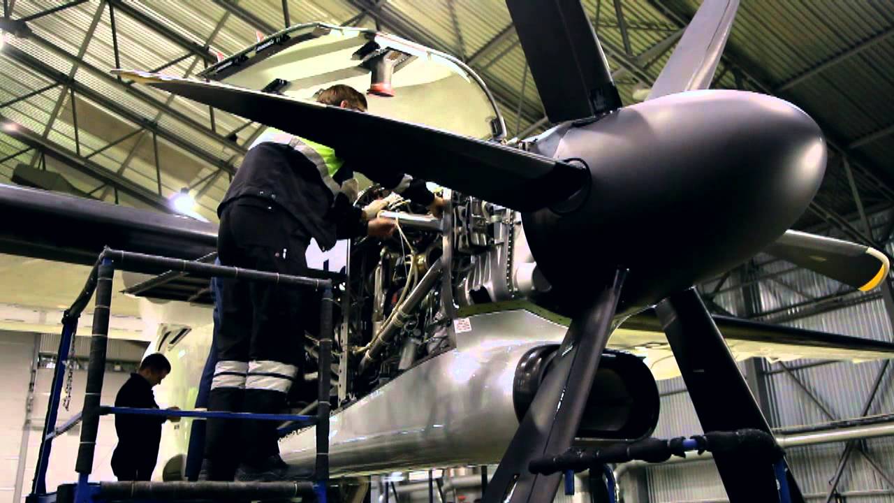 Bombardier Q400 scheduled maintenance, AirBaltic, Latvia - YouTube