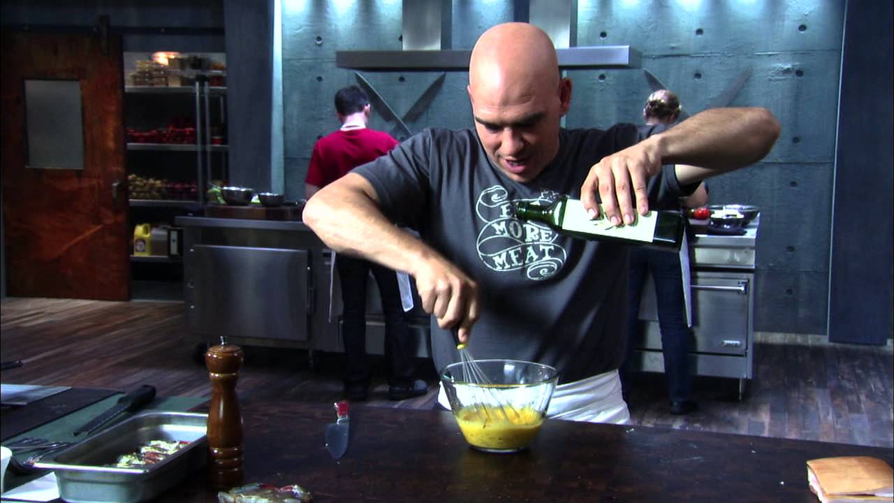 Cook Like An Iron Chef Michal Symon - YouTube