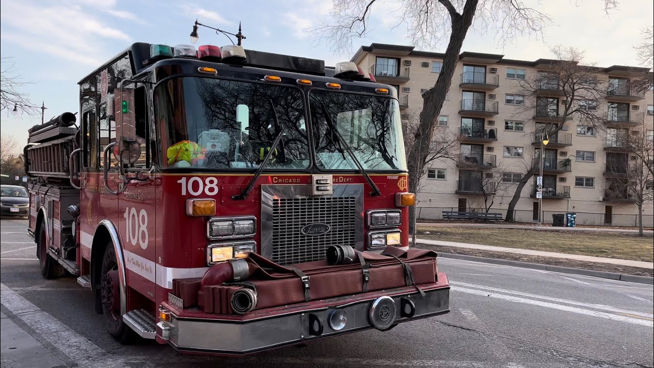 Chicago fire department Engine 108 returning - YouTube
