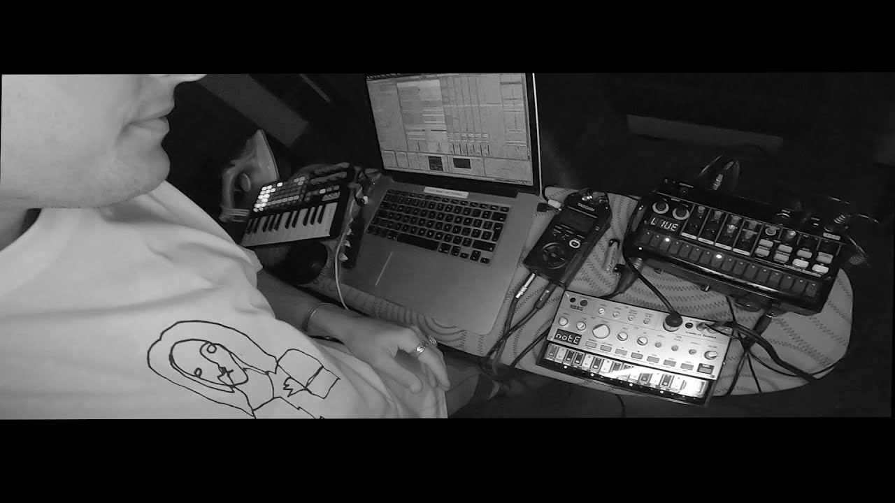 DJ Space Cat - Boiler Room @Kaflok - YouTube