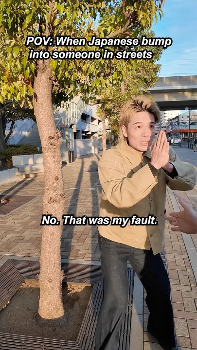 When Japanese bump into someone - YouTube