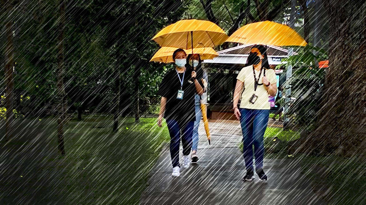 4K Heavy Rain Walking Around Tanglin Halt (HDB SERS En-Bloc ...