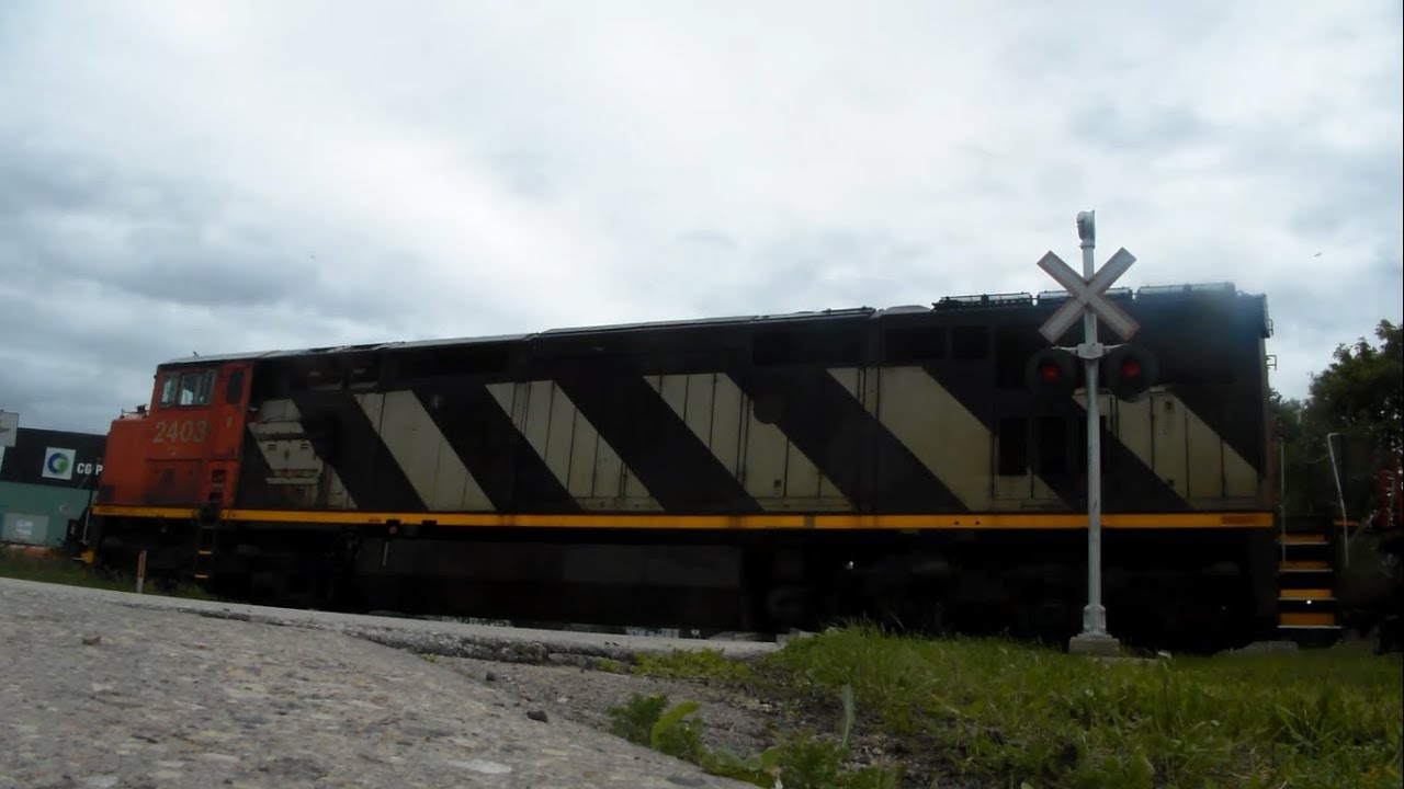 CN 2403 crossing Rockman St. southbound in Winnipeg, Manitoba - YouTube