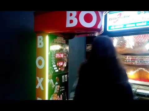 BOKS MAKINASINA KIZ VURURSA ☺