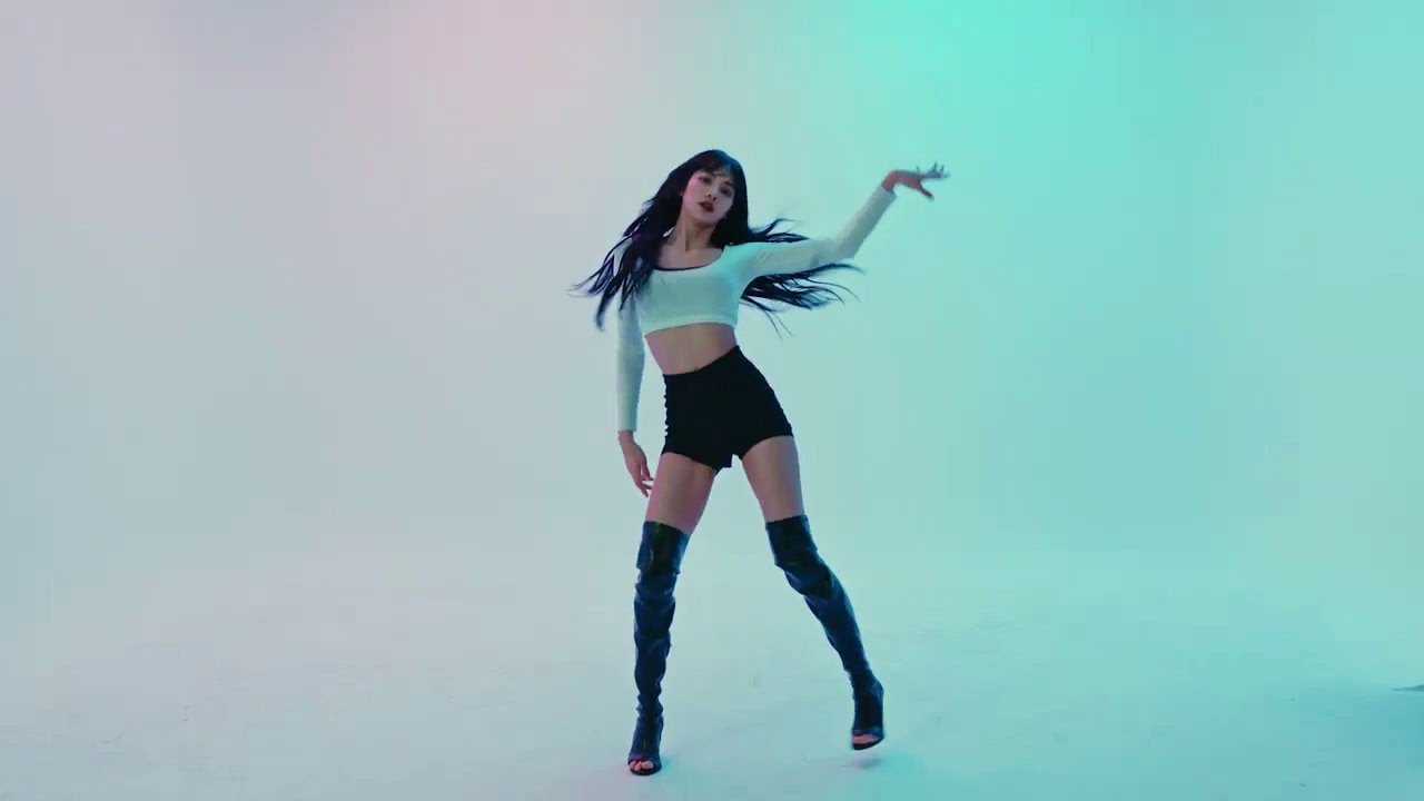 Black pink Lisa_Queen of Dance -16 Shots - YouTube