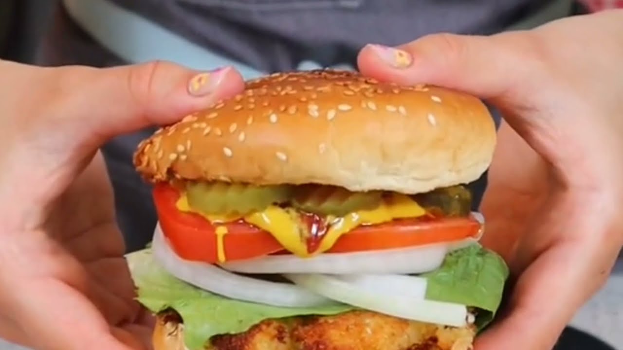 HOW TO MAKE A KRABBY PATTY | Cooking Krabby Patty | Spongebob ...