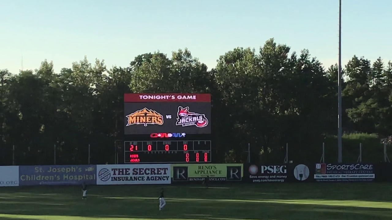 Ed Alstrom, the New York Yankees Organist, playing the New Jersey ...