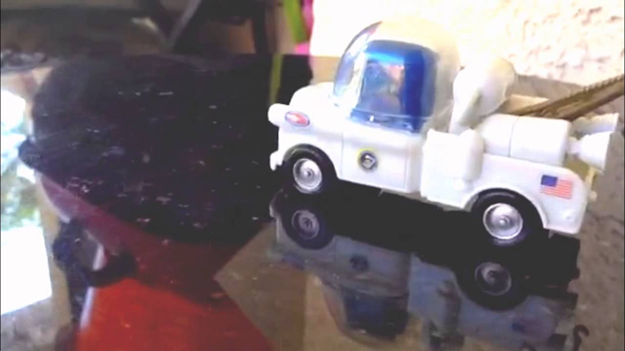 Disney Cars Toon Talking Roger the Space Shuttle with Autonaut Moon ...