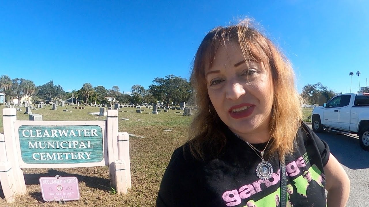 Clearwater Municipal Cemetery, Clearwater Fl. This is Cal O'Ween! - YouTube