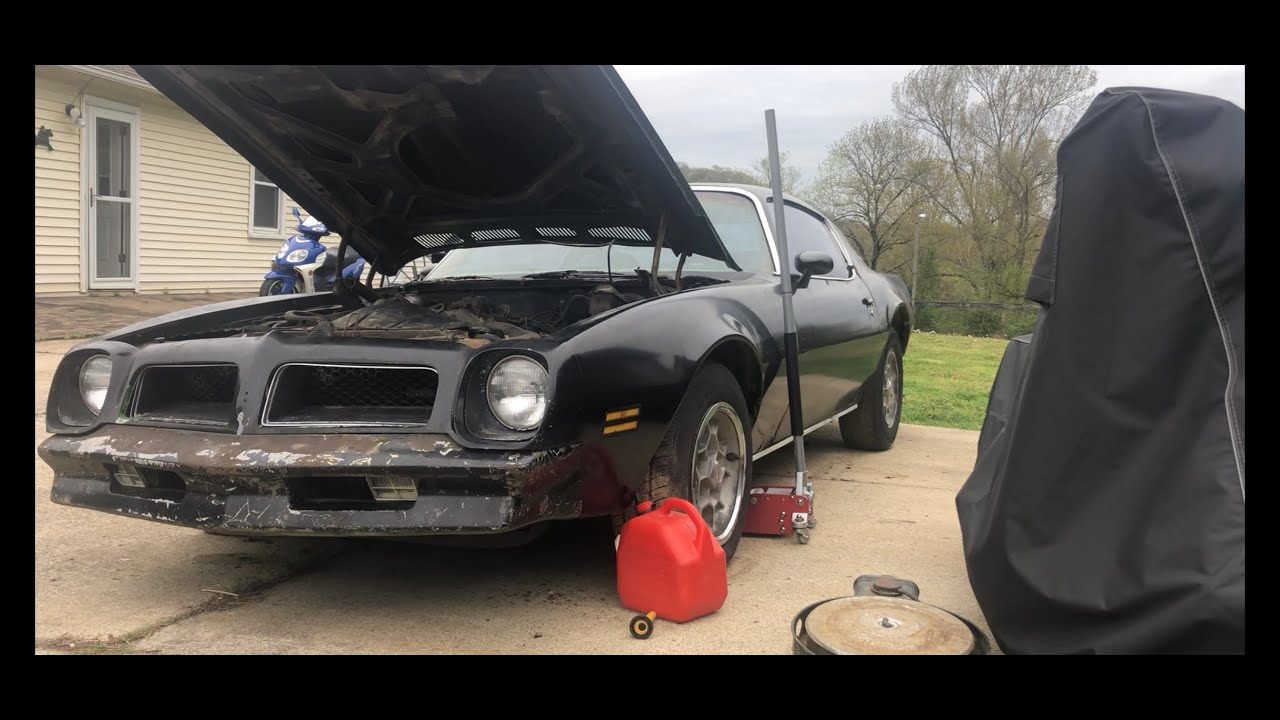 76 Formula been sitting 20 yrs. Desperate need of restoration. - YouTube