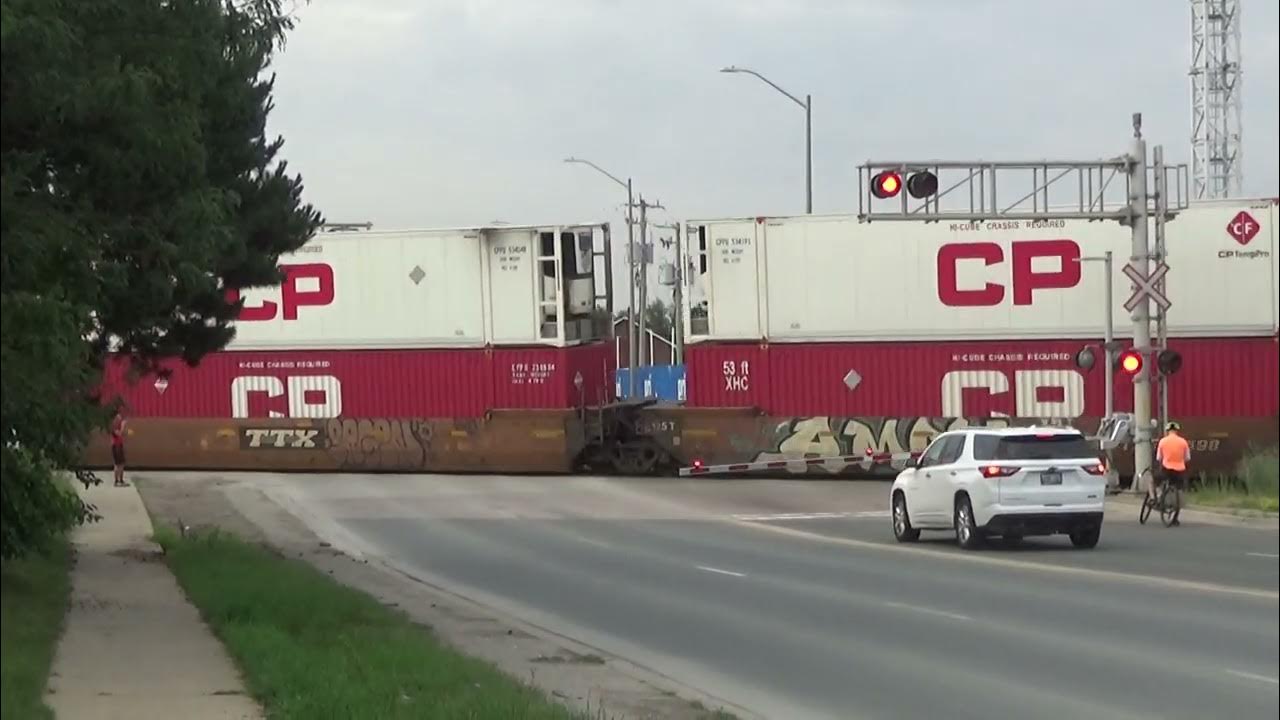 CPKC 118 intermodal/mixed freight with KCS grey ghost engine at Islington & Steeles. - YouTube