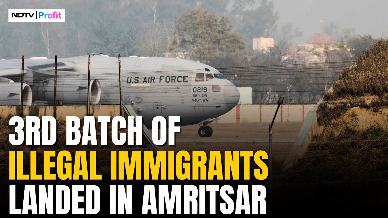 US Aircraft With The Third Batch Of Illegal Immigrants Landed In ...