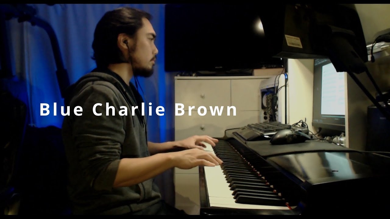 Blue Charlie Brown - Vince Guaraldi - Piano - Kawai VPC1 - YouTube
