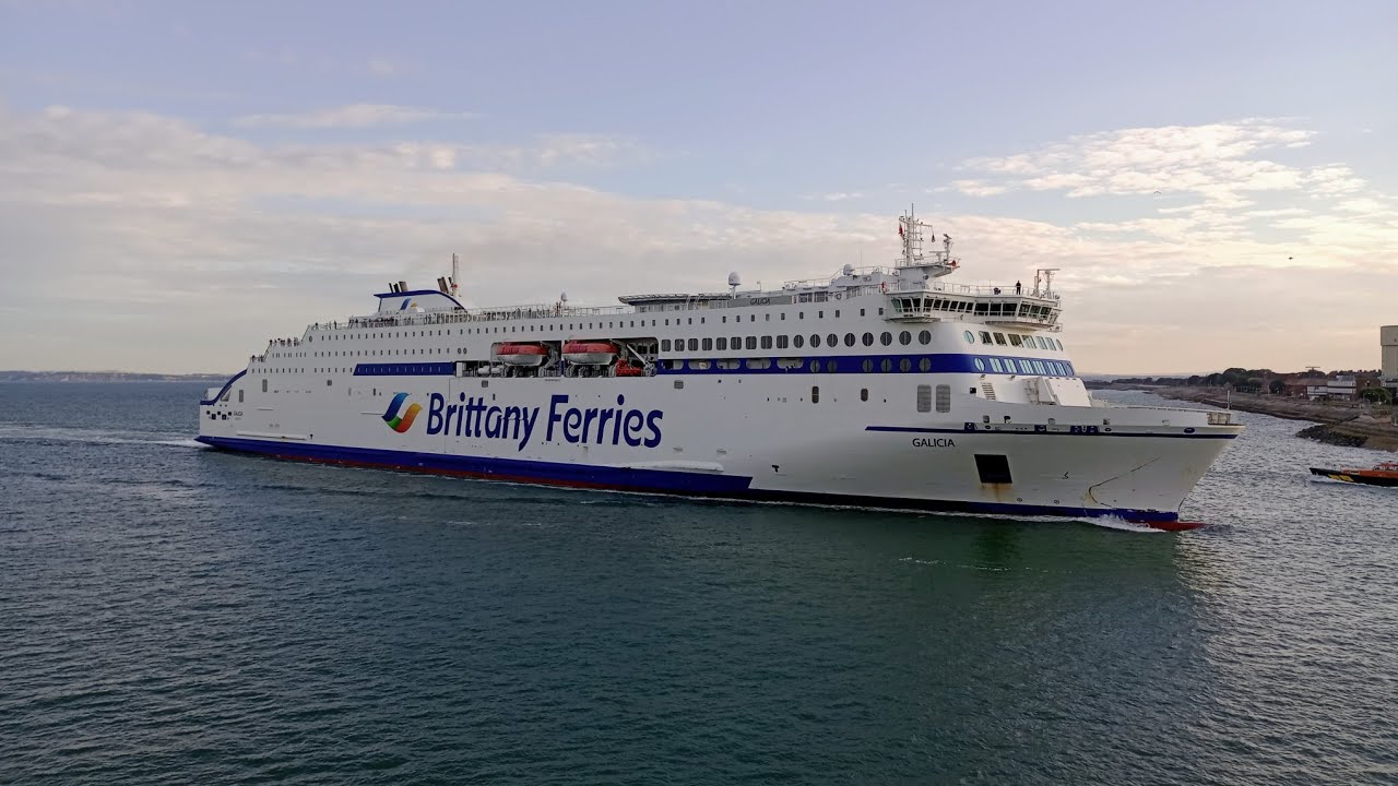 MV Galicia Arrives at Portsmouth, 28th July 2022 - YouTube