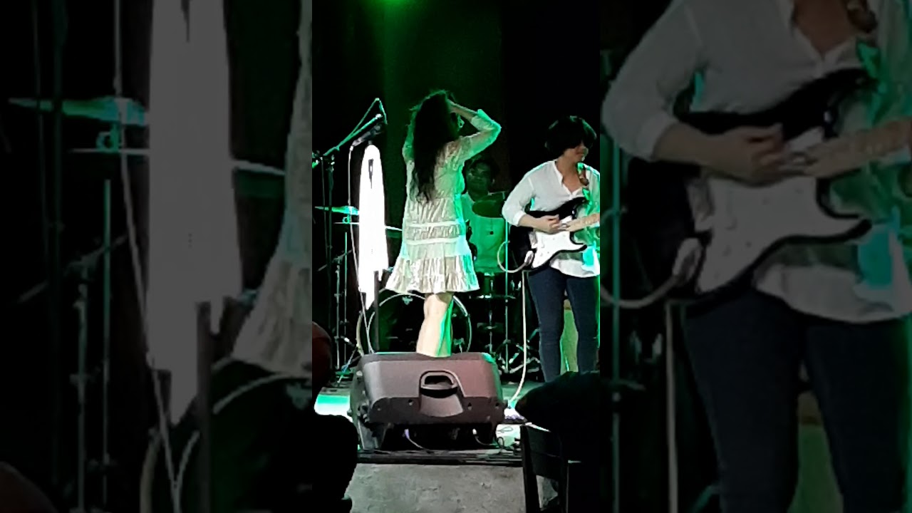 Sleep Alley 88th street Live @ 12 Monkey's - YouTube