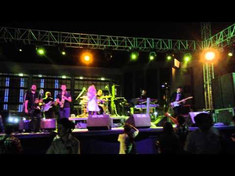 Gökçe - Kıskanırım Seni Ben - Pamukkale Üniversitesi Bahar Şenlikleri 2013