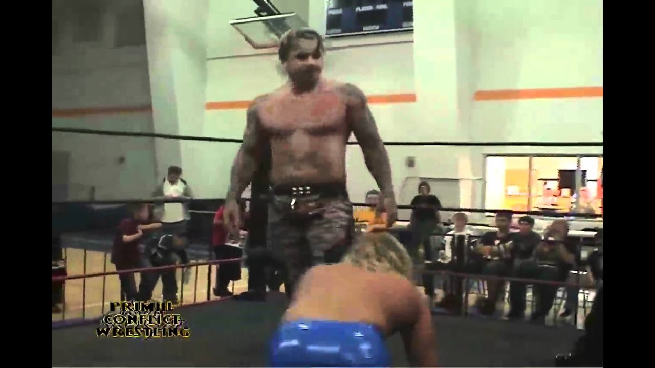 Bobby Shields VS Shannon Moore - YouTube