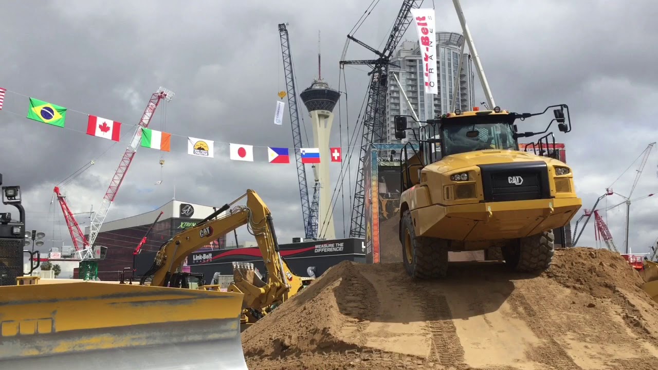 Caterpillar’s 725 Articulated Truck Makes Debut At ConExpo 2020 - YouTube