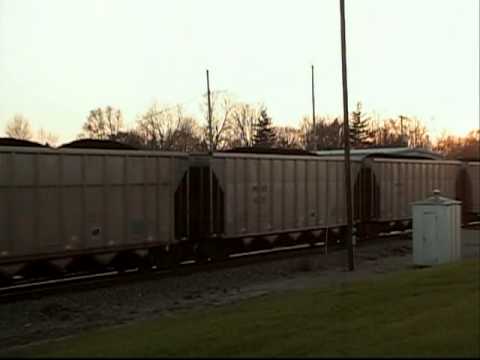 BNSF 8822 Leads The C-NAMPHP - YouTube
