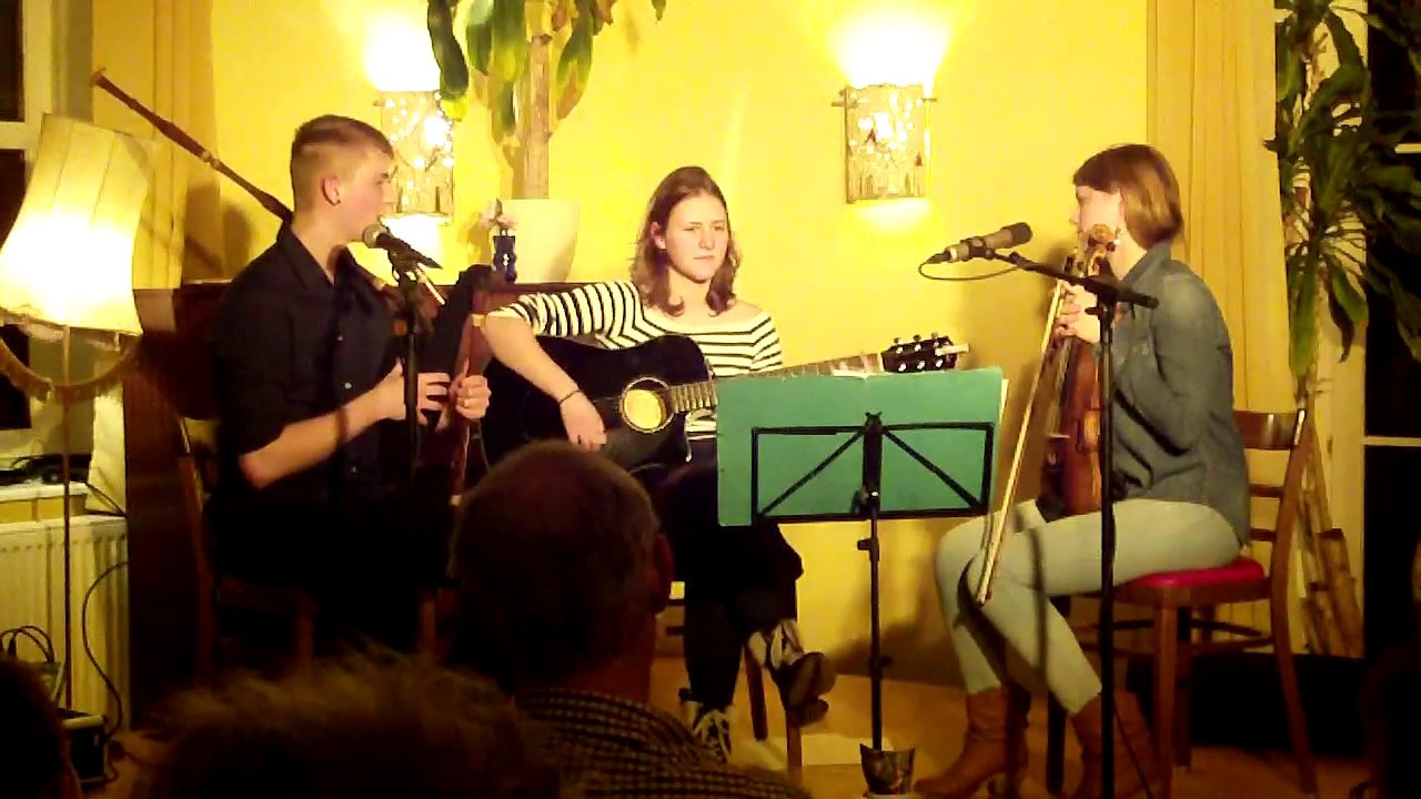 HoPp - Lass mir hinter'n Boom - YouTube
