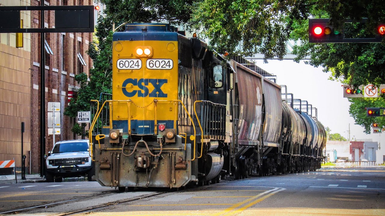 CSX Downtown Tampa Street Runner Y295! - YouTube