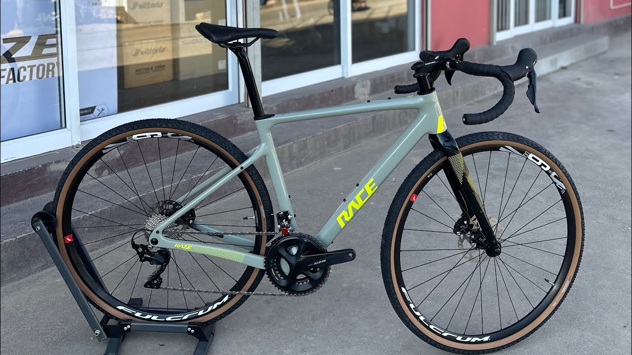 2024 𝗞𝗔𝗭𝗘 𝗥𝗔𝗖𝗘 - 𝙎𝙏𝘼𝙈𝙋𝙀𝘿𝙀 𝙎𝙏𝘿 𝟭𝟬𝟱 Gravel Bike - YouTube