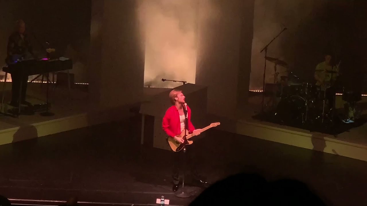 Finneas Optimist Tour at The Wiltern 10-27-21 FULL CONCERT - YouTube